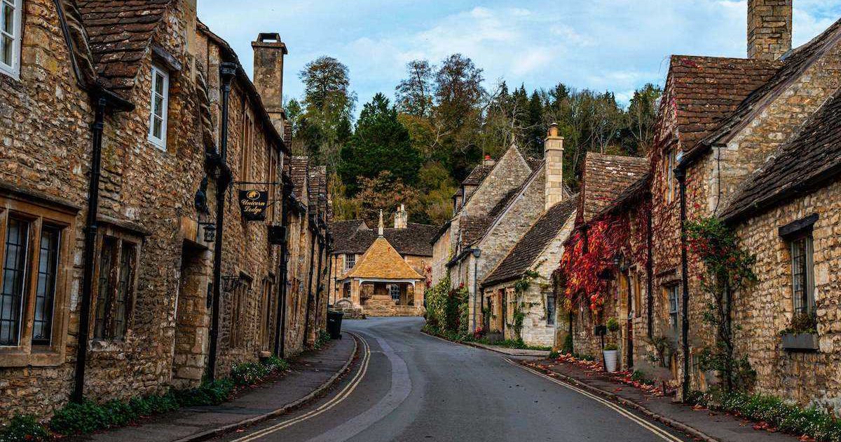 Quaint English Villages Near Bath | Virgin Balloon Flights